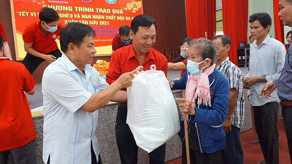 hau-giang-trao-500-suat-qua-den-ba-con-ngheo – HỘI CHỮ THẬP ĐỎ VIỆT NAM