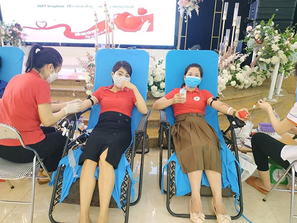 nghe-an-se-chia-giot-mau-hong-vi-suc-khoe-cong-dong-trong-mua-dich ...